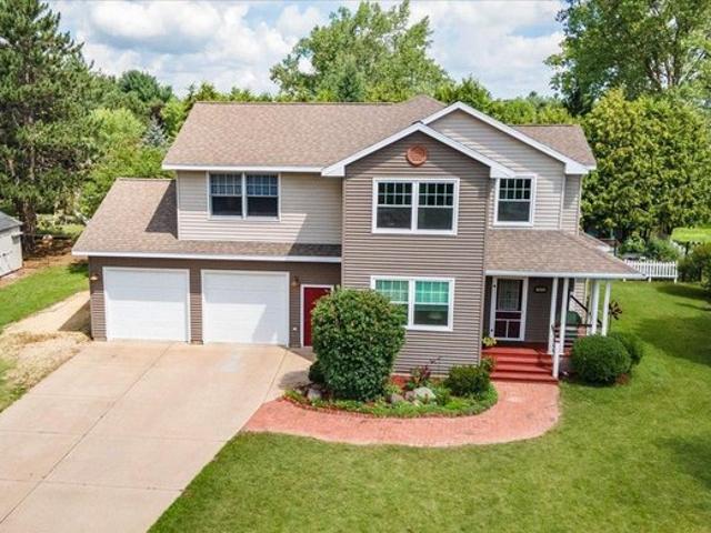 1015 Prairie Cir, Menomonie, WI 54751