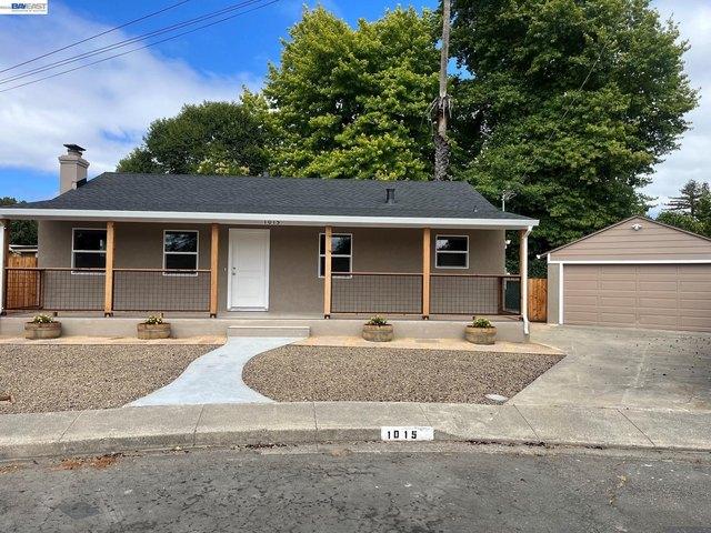 1015 Ruby Ct, Santa Rosa, CA 95407