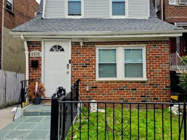 1015 Revere Ave, Bronx, NY 10465