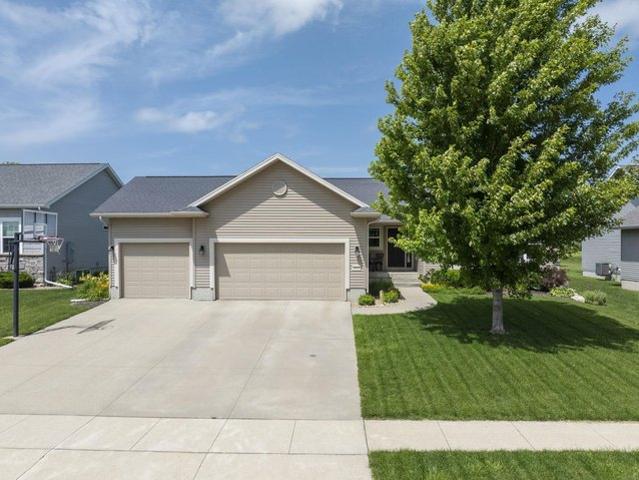 1015 Rocky Ridge Rd, Cedar Falls, IA 50613