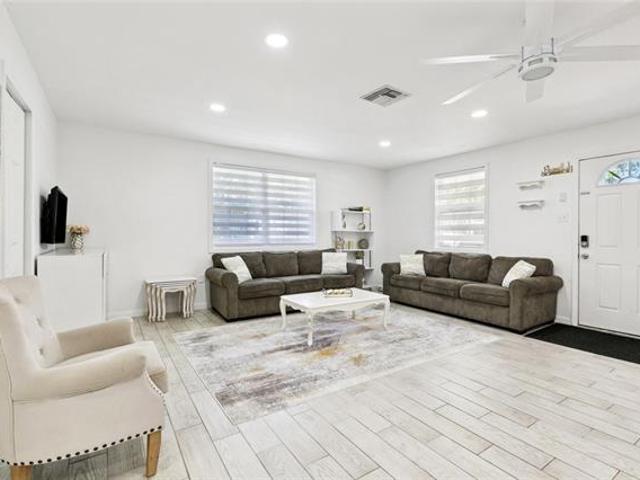1015 Roselawn St, Metairie, LA 70001 | MLS #2552 | Compass