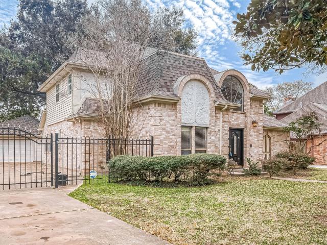 1015 Sugar Lakes Drive