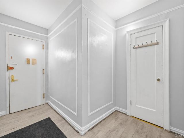 1015 Summit Avenue 4A