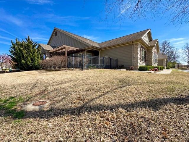 1015 SW Naphtali Blvd, Bentonville, AR 72713