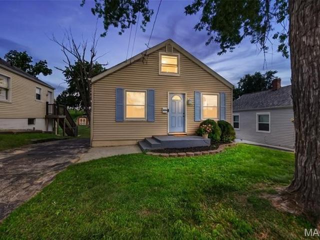 1015 S 6th St, Saint Charles, MO 63301