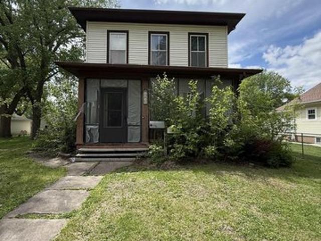 1015 S Starr Ave, Burlington, IA 52601