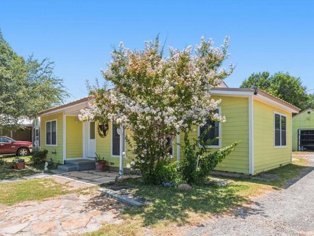 1015 San Benito Dr, Brownwood, TX 76801