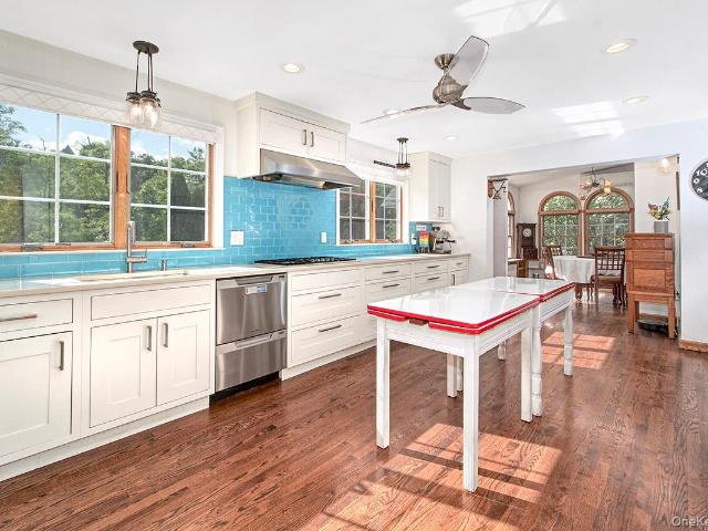 1015 Shore Acres Drive