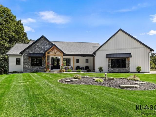1015 th Ave NW, Grand Rapids, MI 49534