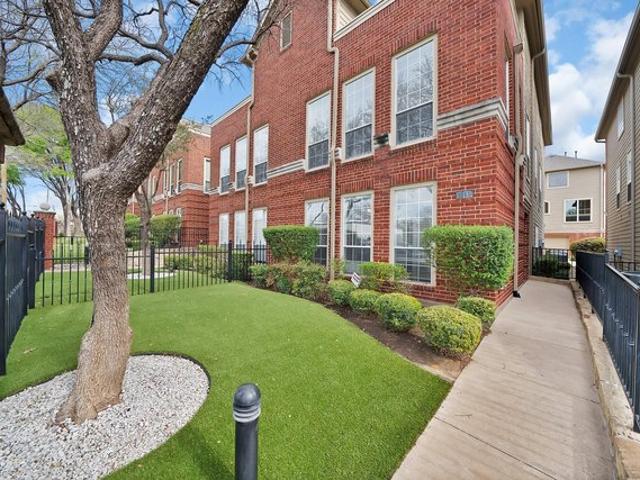 1015 W Bluff St, Fort Worth, TX 76102