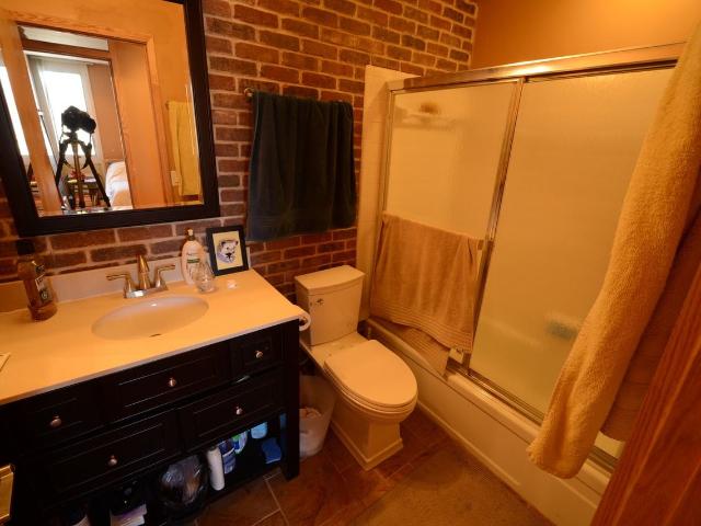 Varsity Management 2 Bedroom Apartment for Rent at 1015 W Huron St, Ann Arbor, MI 48103 Virginia Park