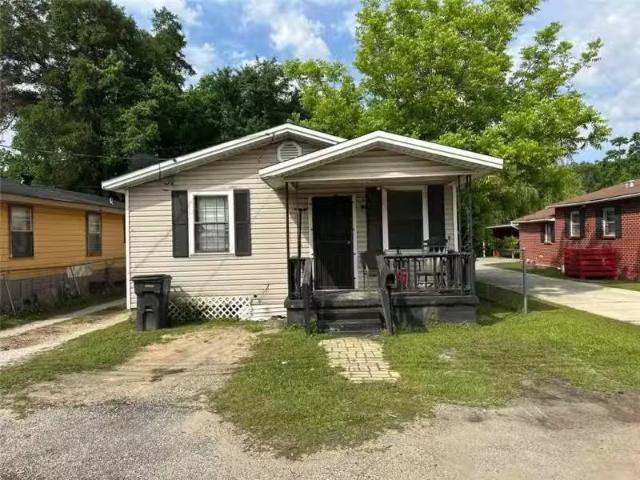 1015 W MAIN ST, PRICHARD, AL 36610 Single Family Residence For.