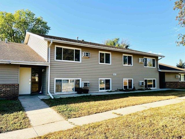 1015 Walnut St, Yankton, SD 57078