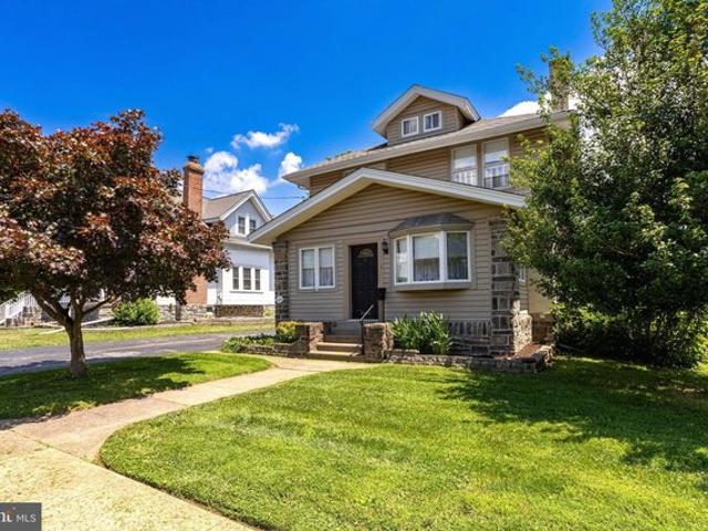 1015 Weller Ave, Havertown, PA 19083