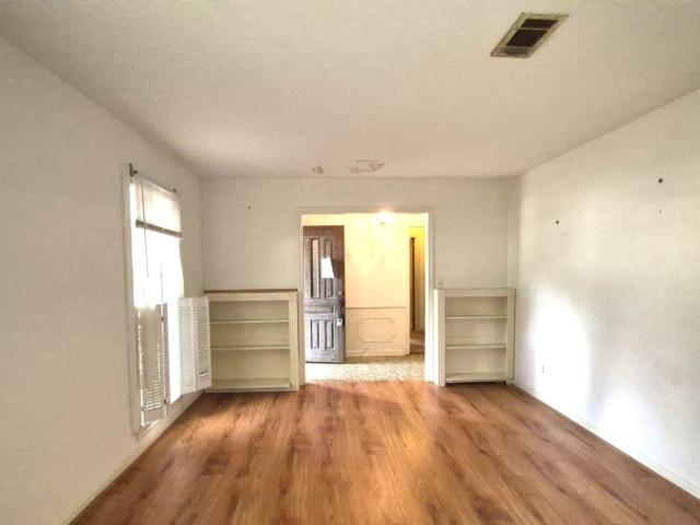 1015 Woodfield Lane
