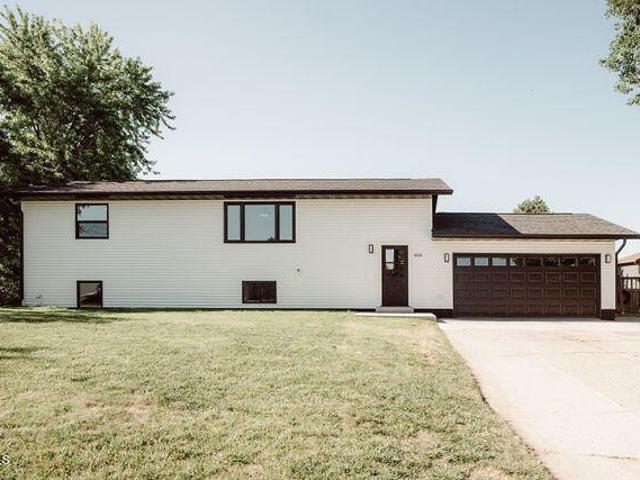 1015 13th St SW, Jamestown, ND 58401