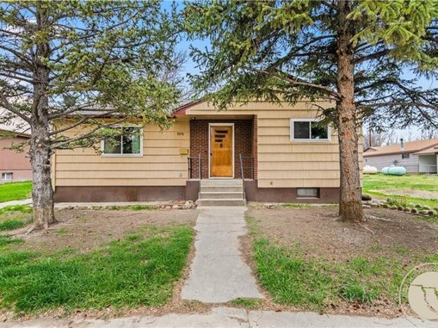 1015 1st St W, Roundup, MT 59072