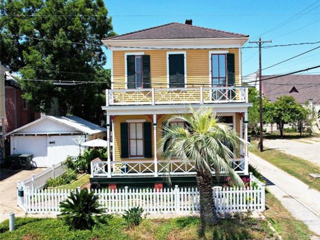 1015 20th St, Galveston, TX 77550