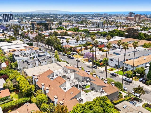 1015 21st St, Unit B, Santa Monica, CA 90403 | MLS #26789 | Compass