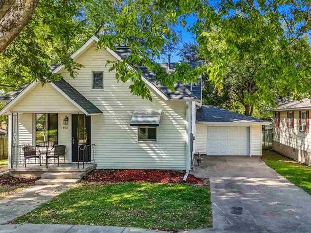 1015 8th Ave, Wellman, IA 52356