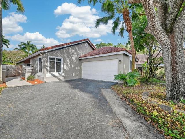 10160 NW 3rd Ct, Plantation, FL 33324