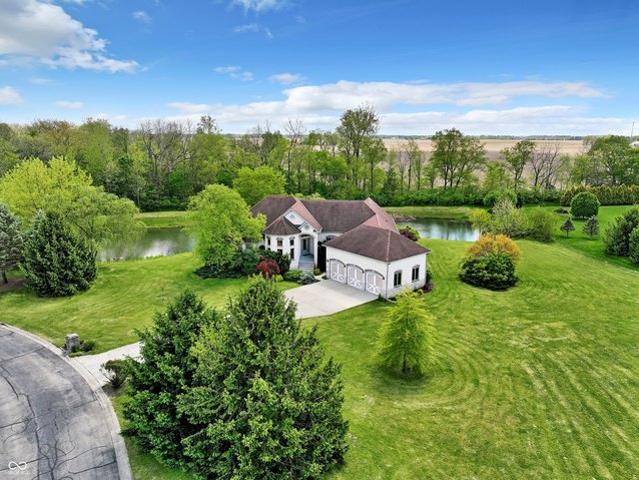 10165 Sanctuary Dr, Brownsburg, IN 46112