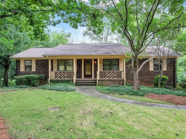 1016 Mountain Oaks Dr, Birmingham, AL 35226