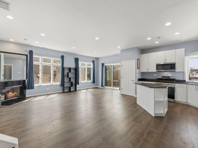 1016 N Marshfield Avenue # 4