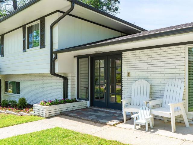 1016 Oaklawn Drive