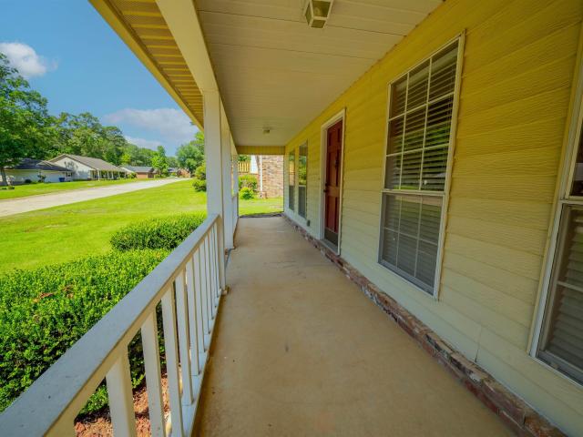 1016 Oakridge Drive