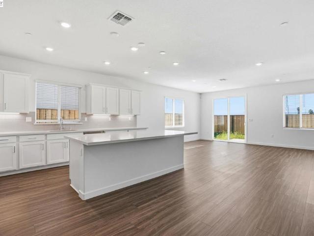 1016 Bluebell Circle
