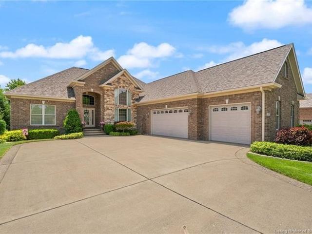 1016 Caiman Ct, Sellersburg, IN 47172