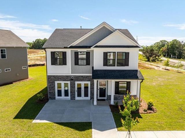 1016 Debutant Dr, Thomson, GA 30824
