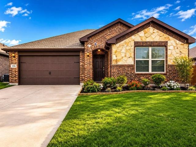 1016 Eastland Ln, Aubrey, TX 76227
