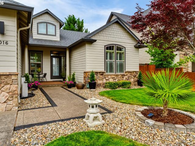 1016 Fieldcrest AVE