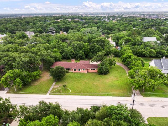1016 Francis Drive