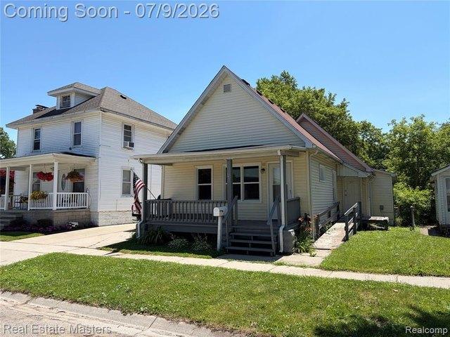 1016 Gillett St, Port Huron, MI 48060