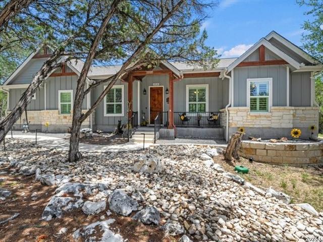 1016 Happy Hollow Dr, New Braunfels, TX 78132