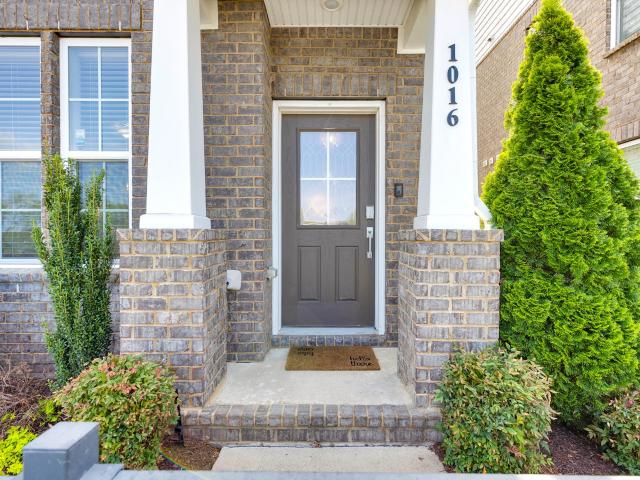 1016 Henley Pvt Ln