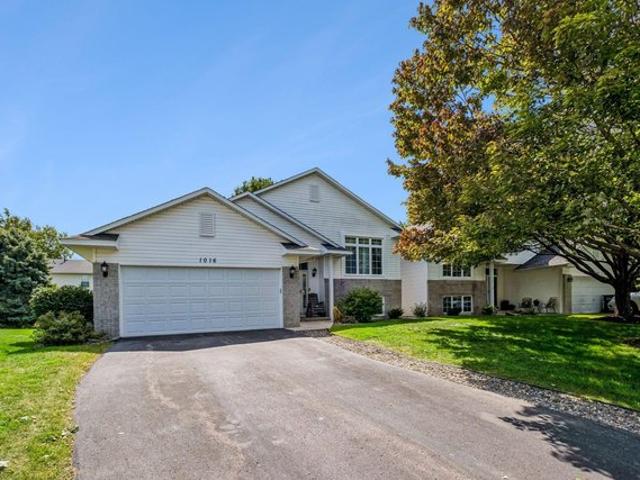 1016 Lilac Ct, Shakopee, MN 55379