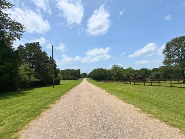 1016 Private Road 7040