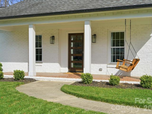 1016 Regency Drive
