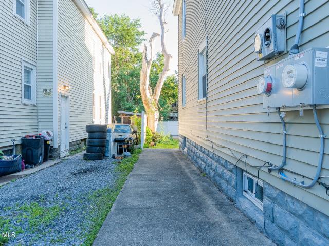 1016 Strong Street