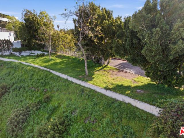1016 Stradella Road