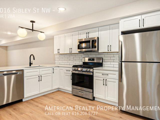 1016 Sibley St NW, 4 beds, 2 full baths