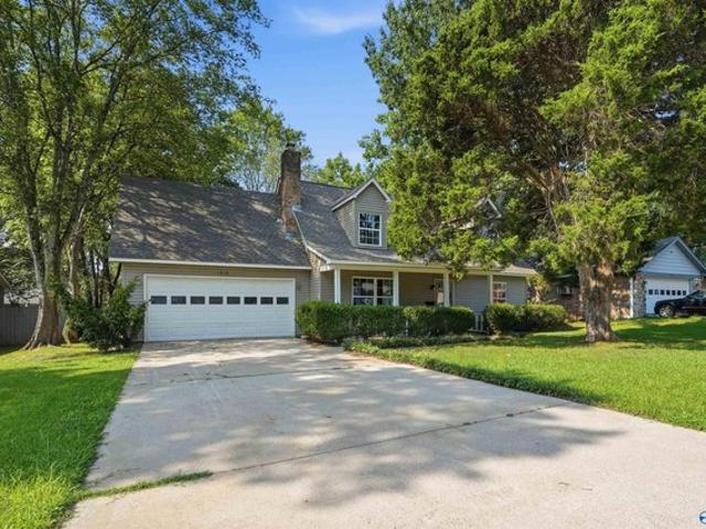1016 Vicksburg Ln SE, Huntsville, AL 35803
