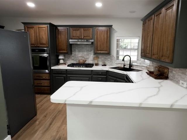 1016 W Collins St, Denton, TX 76201