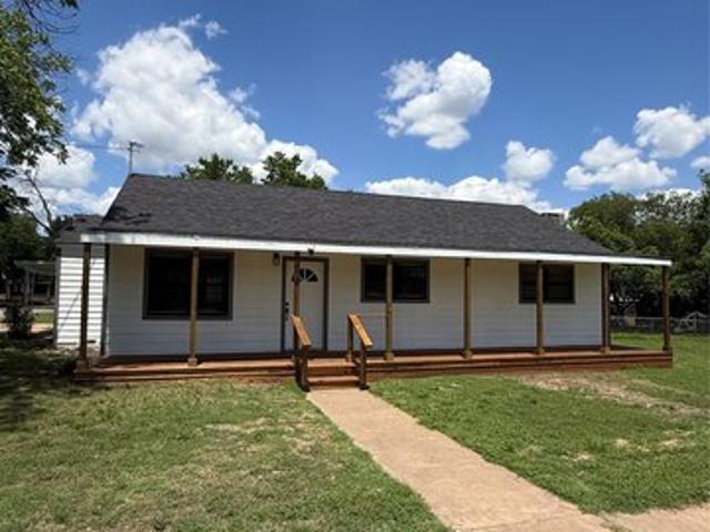 1016 W Cedar St, Coleman, TX 76834
