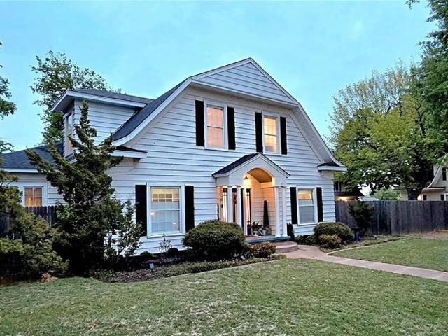 1016 W Kansas Ave, Chickasha, OK 73018
