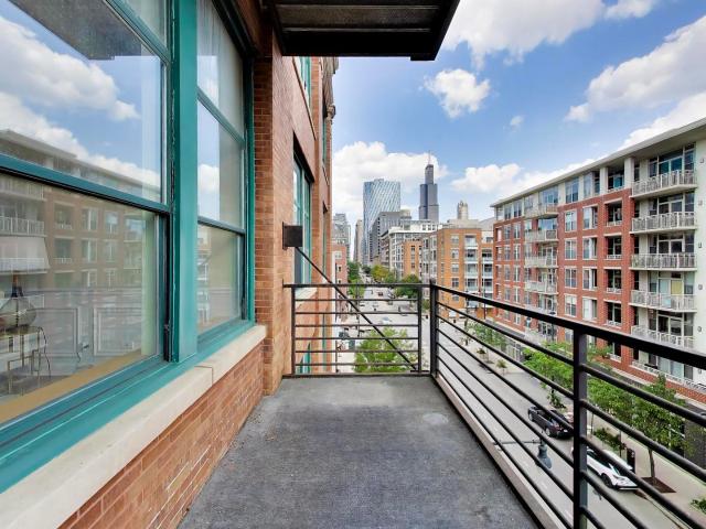 1016 W Madison Street # 4S